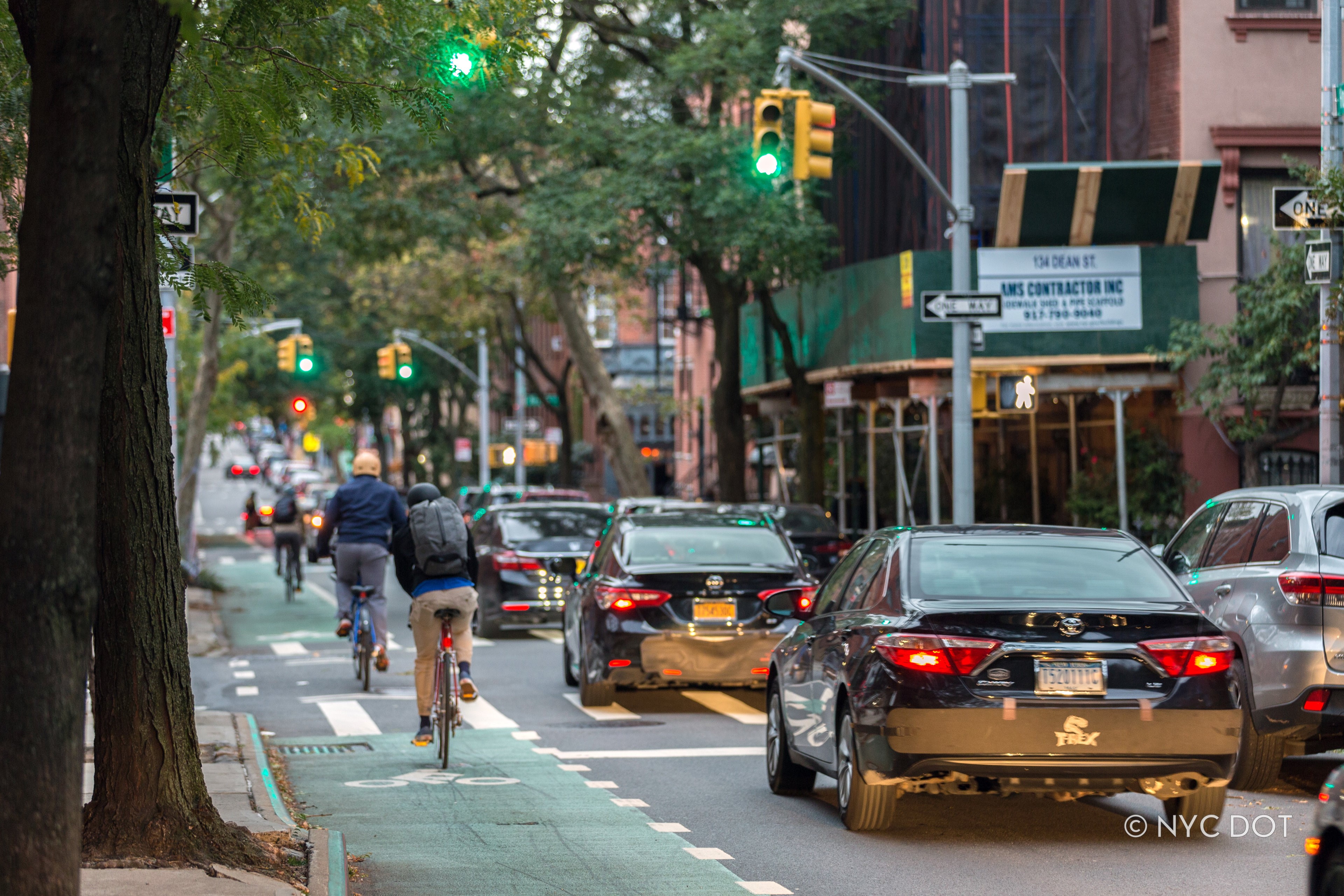 Bike Month: NYC DOT to Install Green Wave Signal Timing on Three ...